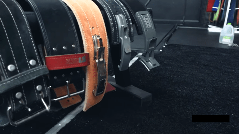 6 Types of Best Powerlifting Belts in India - MENSQUATS